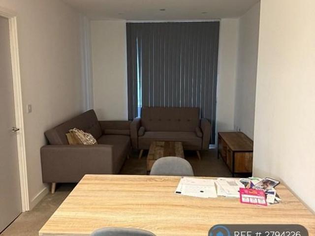 1 bedroom in a flat share to rent