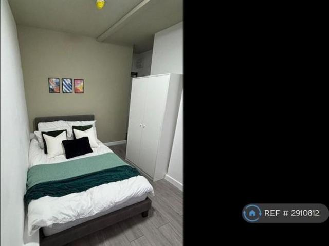 1 bedroom in a flat share to rent
