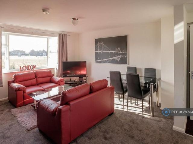 1 bedroom in a flat share to rent