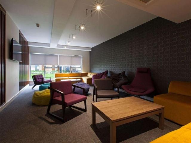 1 bedroom in a flat share to rent