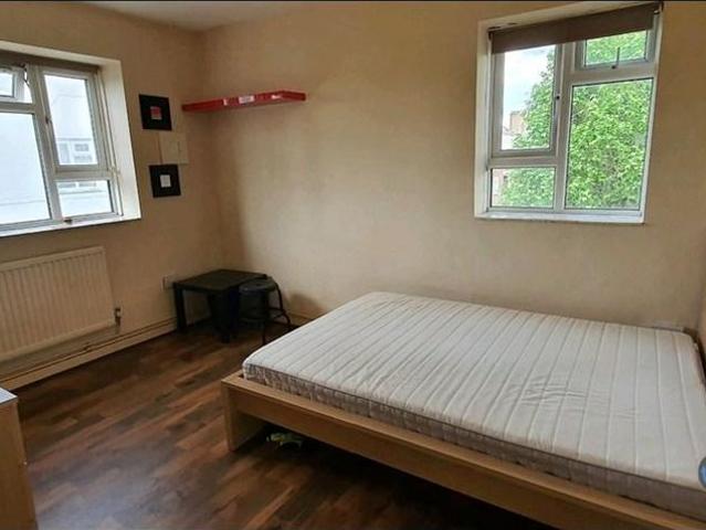 1 bedroom in a flat share to rent