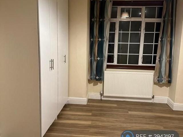 1 bedroom in a flat share to rent