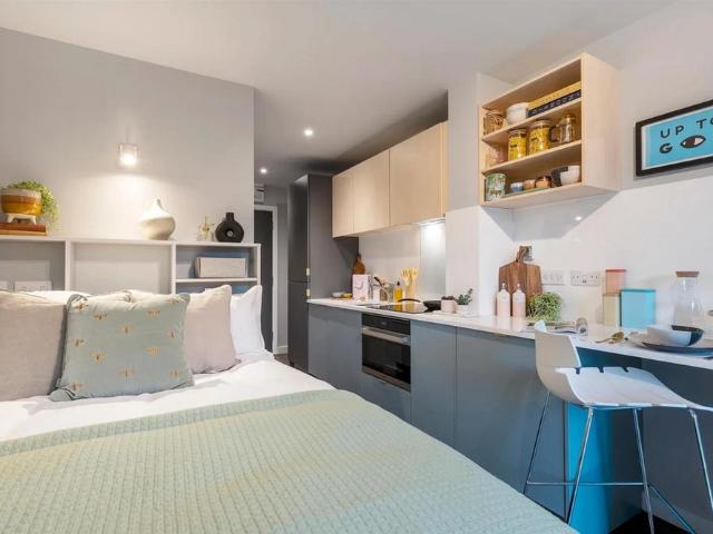 1 bedroom in a flat share to rent