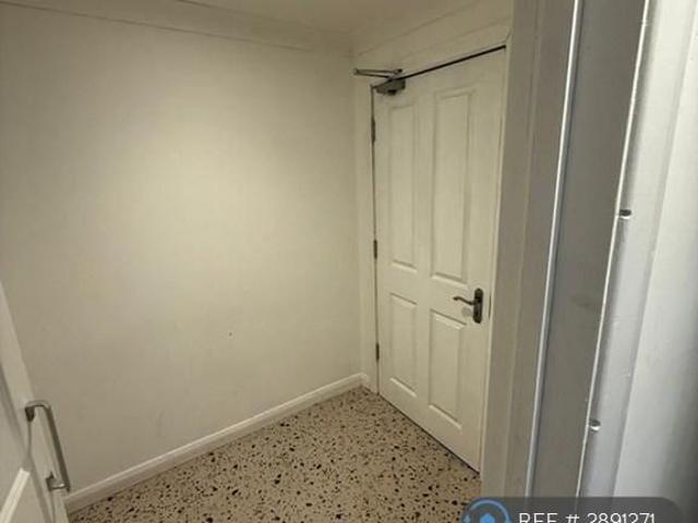 1 bedroom in a flat share to rent