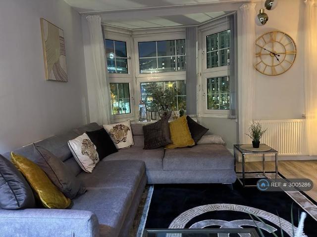 1 bedroom in a flat share to rent