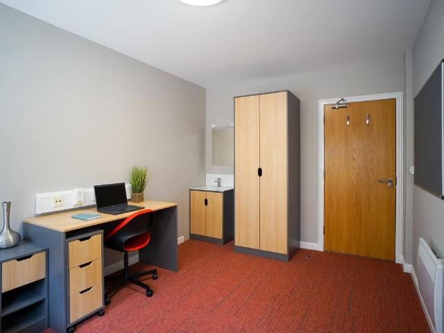 1 bedroom in a flat share to rent
