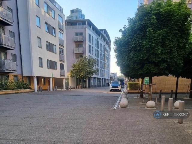 1 bedroom in a flat share to rent