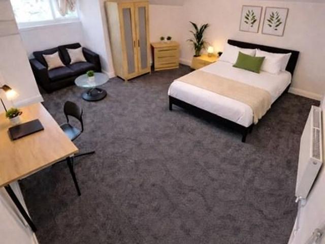 1 bedroom in a flat share to rent