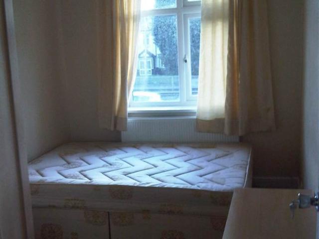 1 bedroom in a flat share to rent