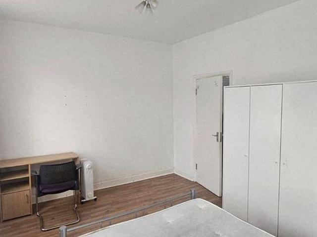 1 bedroom in a flat share to rent