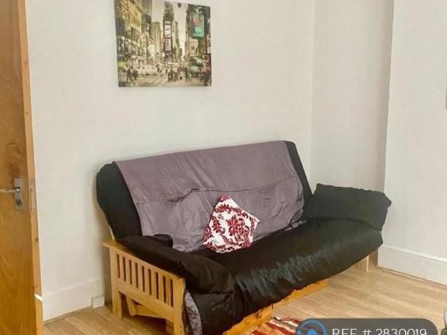 1 bedroom in a flat share to rent