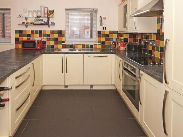 1 bedroom in a flat share to rent