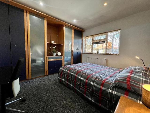 1 bedroom in a flat share to rent