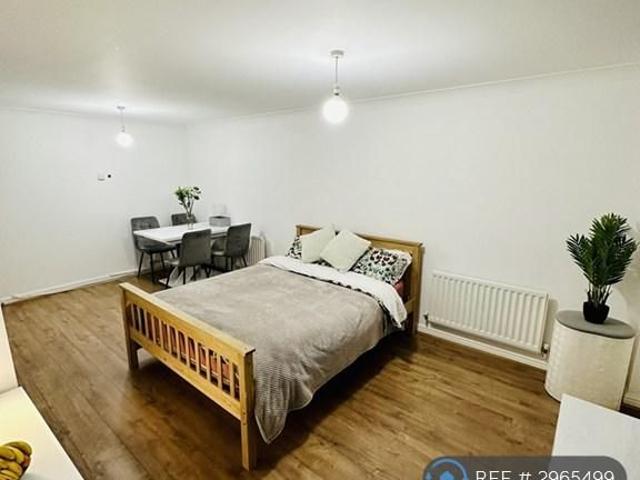 1 bedroom in a flat share to rent