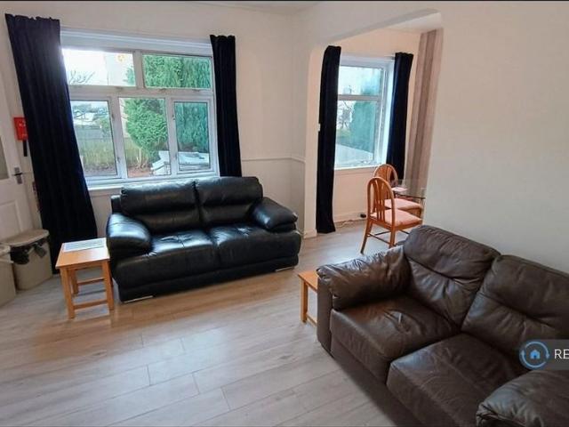 1 bedroom in a flat share to rent