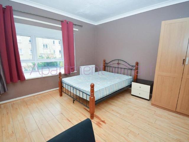 1 bedroom in a flat share to rent