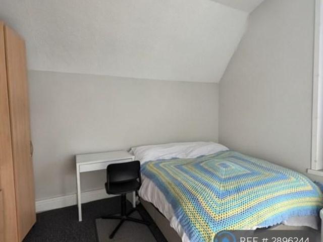 1 bedroom in a flat share to rent