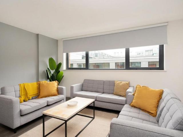 1 bedroom in a flat share to rent