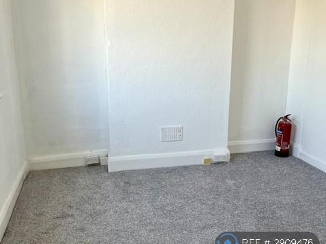 1 bedroom in a flat share to rent