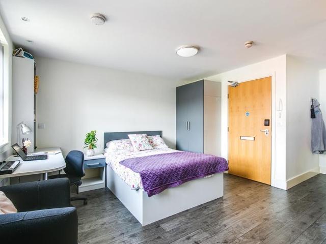 1 bedroom in a flat share to rent