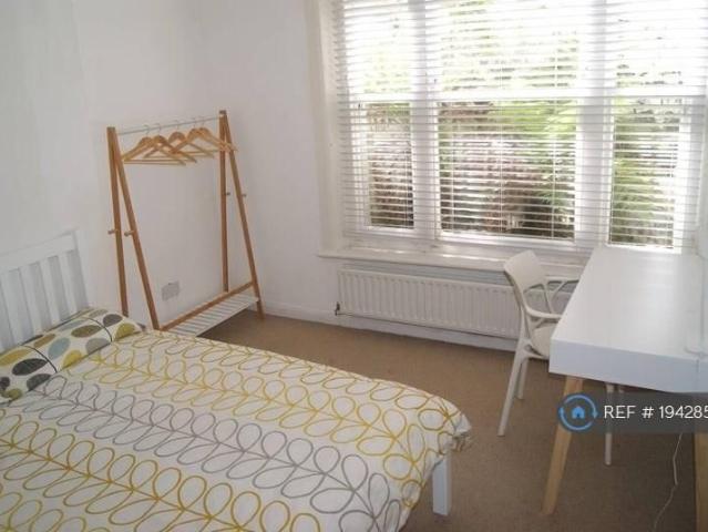 1 bedroom in a flat share to rent