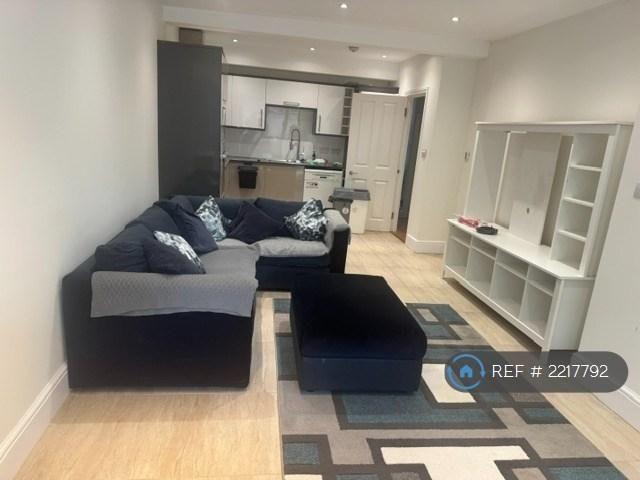 1 bedroom in a flat share to rent