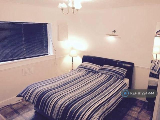 1 bedroom in a flat share to rent