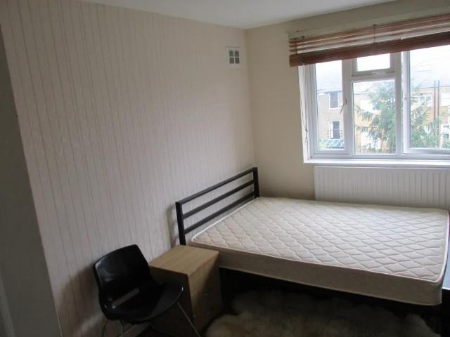 1 bedroom in a flat share to rent