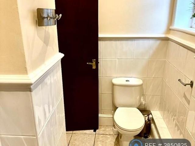 1 bedroom in a flat share to rent