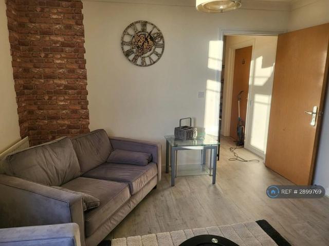 1 bedroom in a flat share to rent