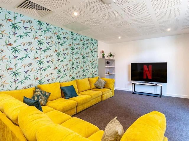 1 bedroom in a flat share to rent