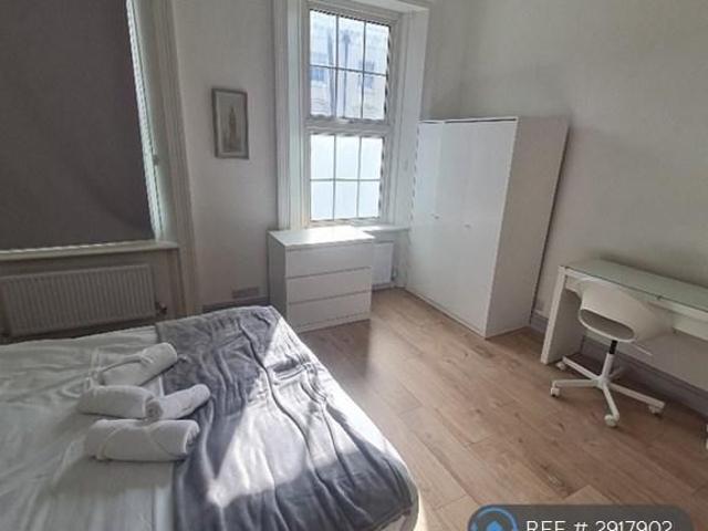 1 bedroom in a flat share to rent