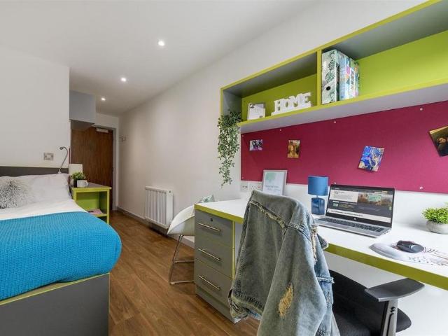 1 bedroom in a flat share to rent