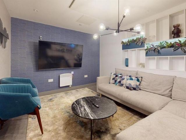 1 bedroom in a flat share to rent