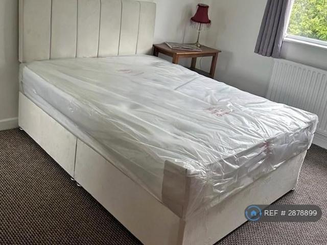 1 bedroom in a flat share to rent