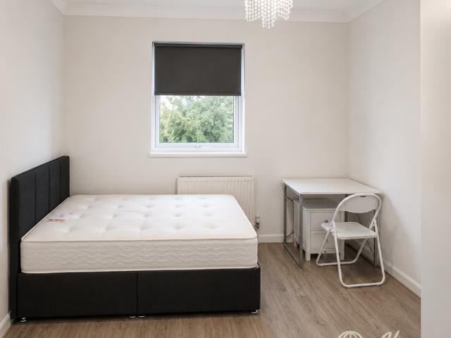 1 bedroom in a flat share to rent