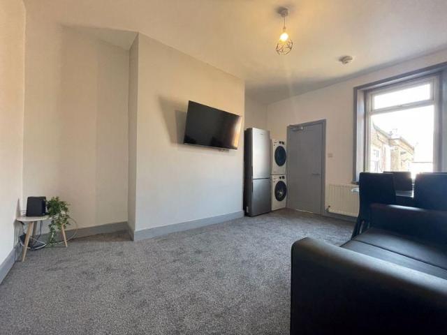 1 bedroom in a flat share to rent