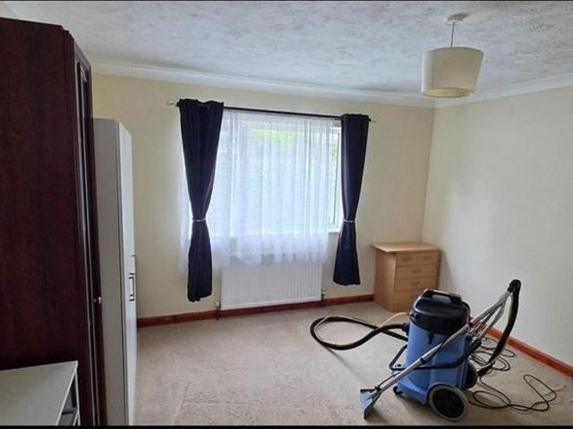 1 bedroom in a flat share to rent