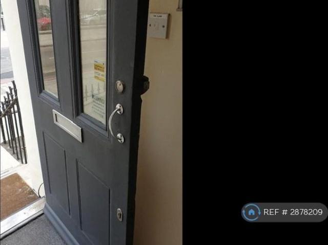 1 bedroom in a flat share to rent