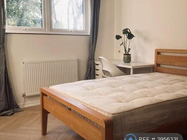 1 bedroom in a flat share to rent