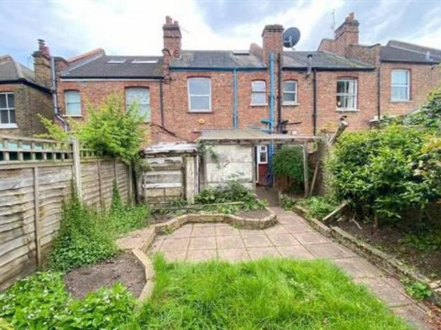 1 bedroom in a house share to rent