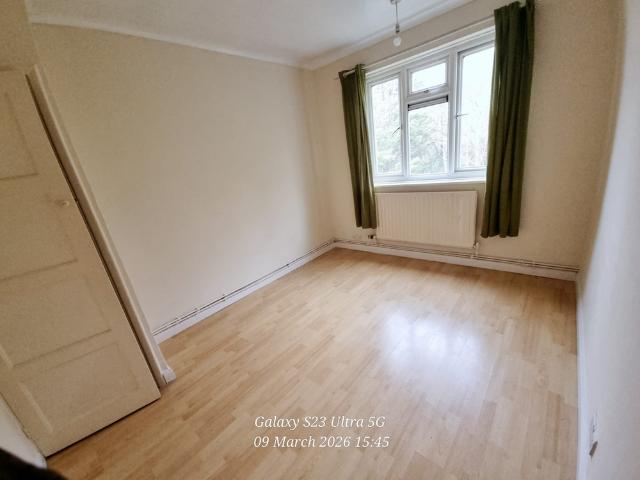 1 bedroom in a flat share to rent