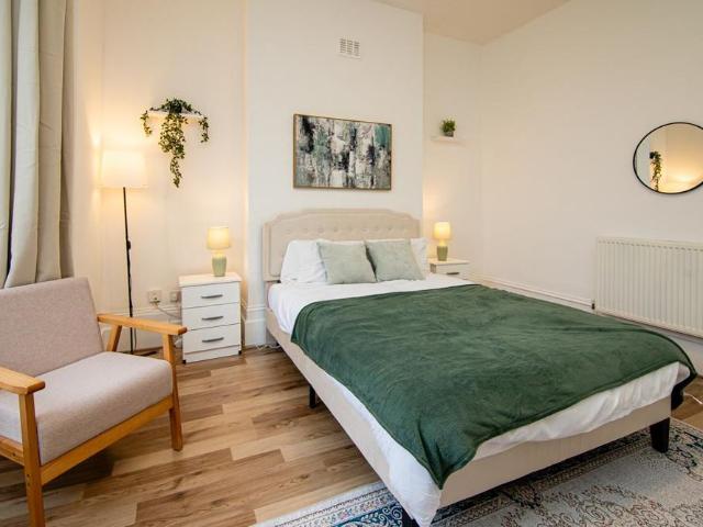 1 bedroom in a flat share to rent