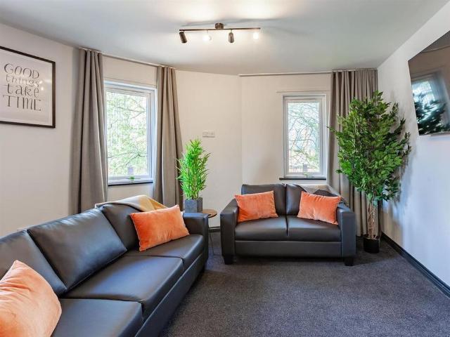 1 bedroom in a flat share to rent