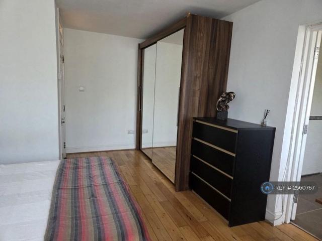 1 bedroom in a flat share to rent
