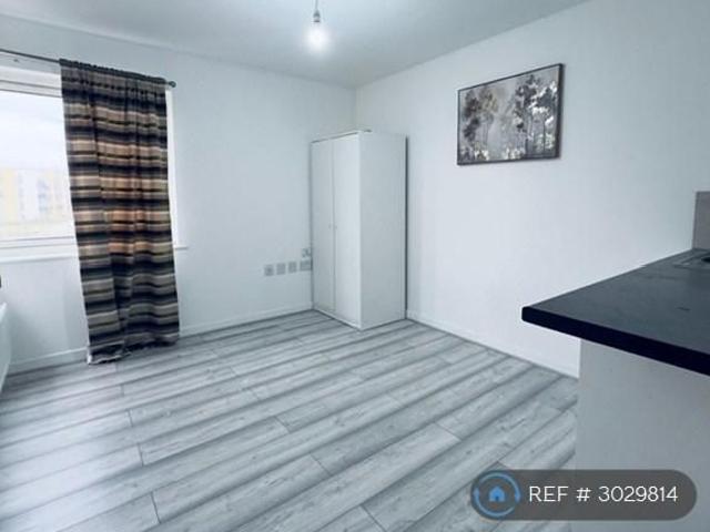 1 bedroom in a flat share to rent