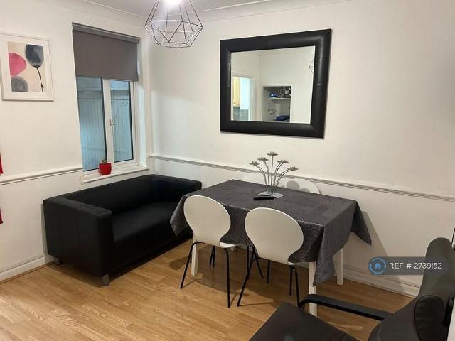 1 bedroom in a house share to rent