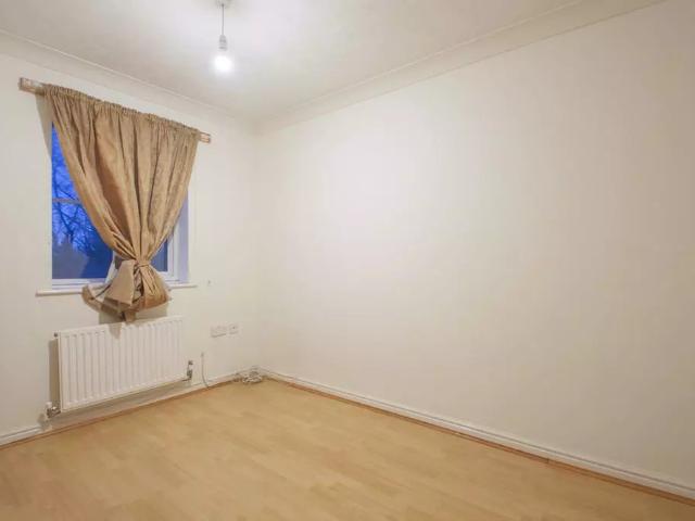 1 bedroom in a house share to rent
