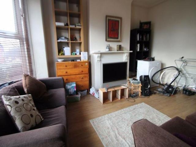 1 bedroom in a house share to rent