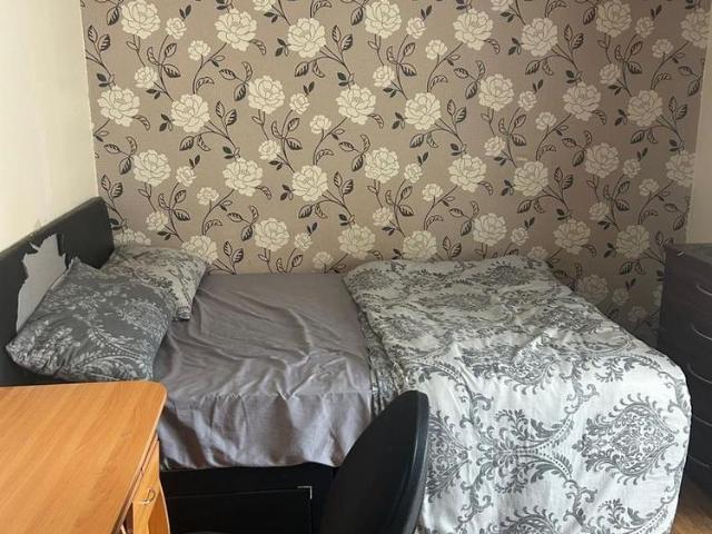 1 bedroom in a house share to rent